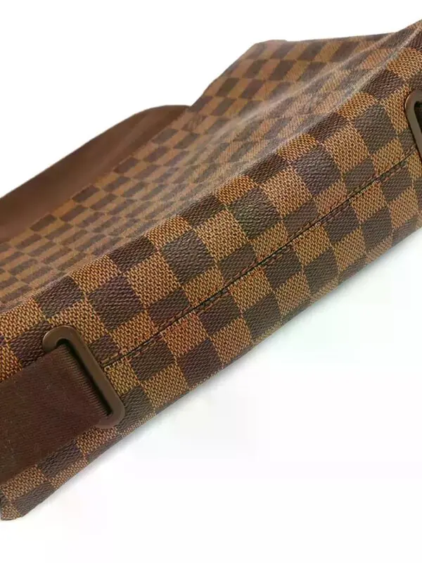 LOUIS VUITTON Brooklyn Mm Shoulder Bag - Neutrals