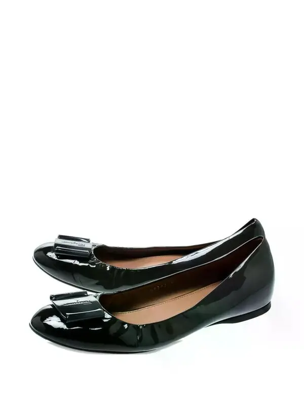 FERRAGAMO 2023 Patent Leather Bow Ballet Flats - Black
