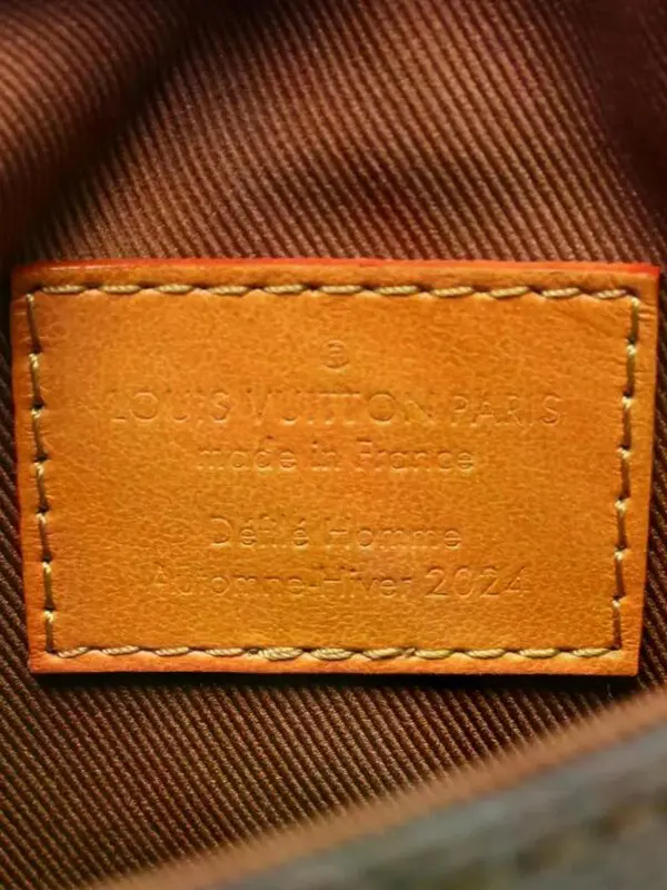 LOUIS VUITTON Monogram Envelope Shoulder Bag
