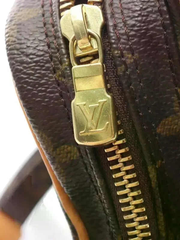 LOUIS VUITTON 2004 Amazon Monogram Shoulder Bag