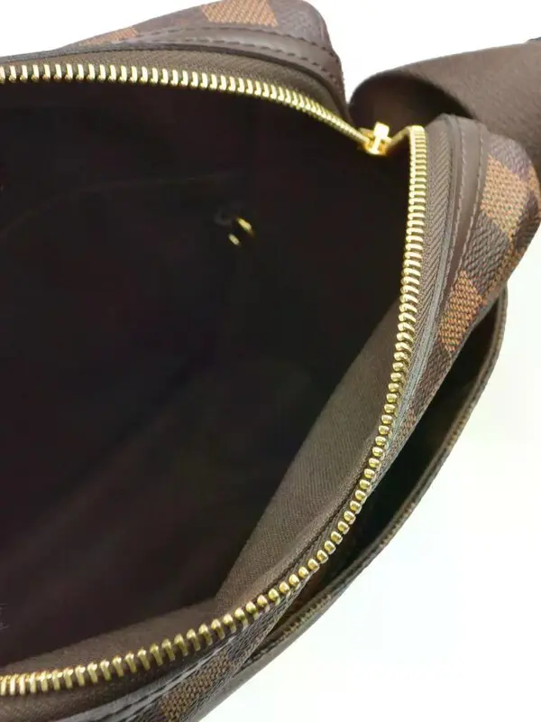 LOUIS VUITTON 2012 Trotteur Beaubourg Shoulder Bag