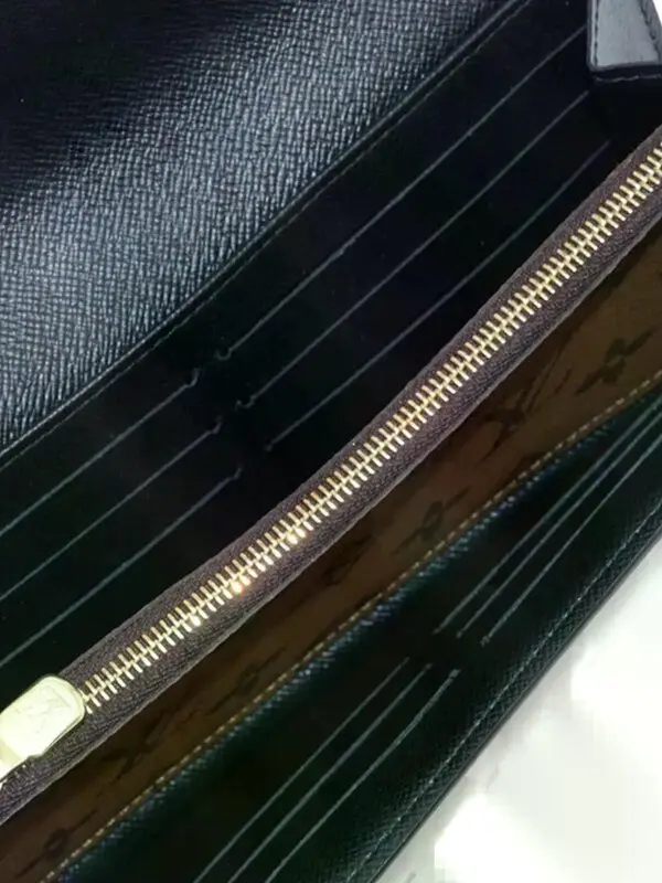 LOUIS VUITTON 2021-2025 Monogram Sarah Reverse Wallet Long Wallets