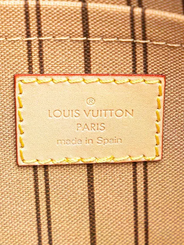 LOUIS VUITTON Neverfull Pochette