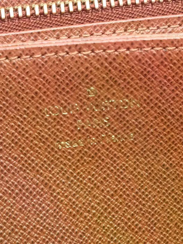 LOUIS VUITTON 2021 Zippy Wallet - Brown