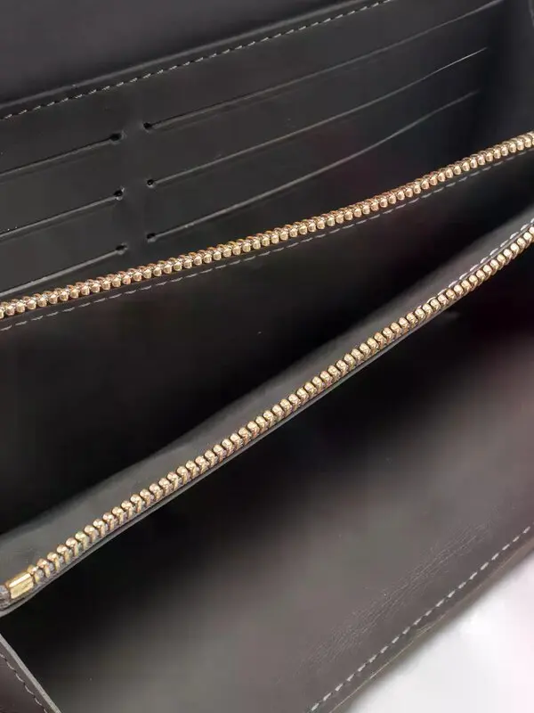 LOUIS VUITTON Sarah Wallet - Gold