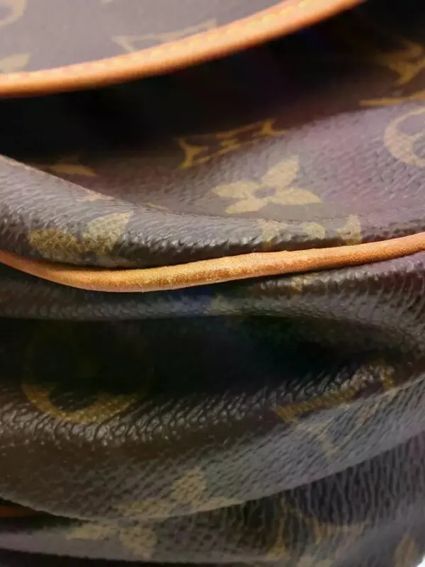 LOUIS VUITTON Saumur 30 Shoulder Bag - Brown