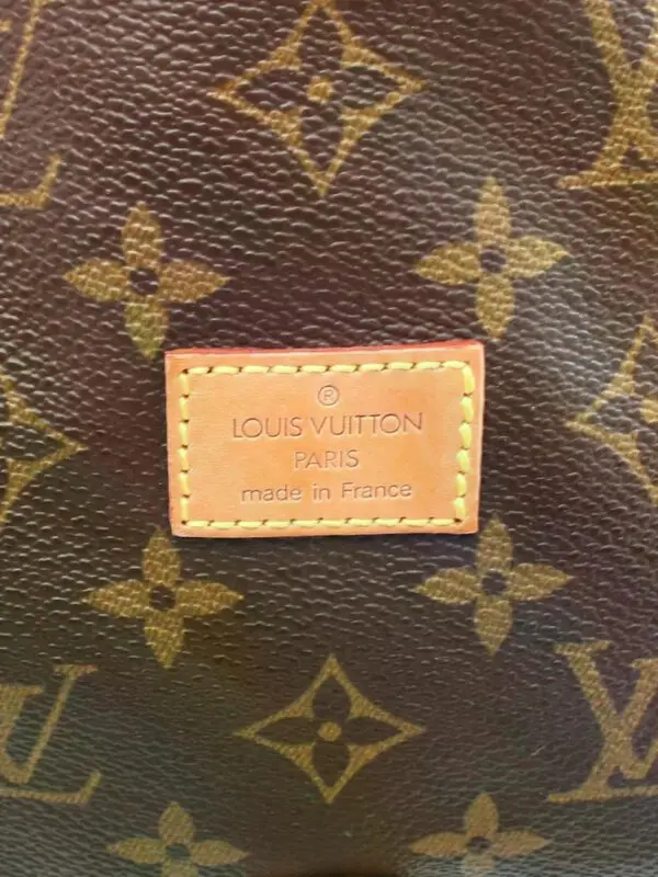 LOUIS VUITTON Saumur 30 Shoulder Bag - Brown