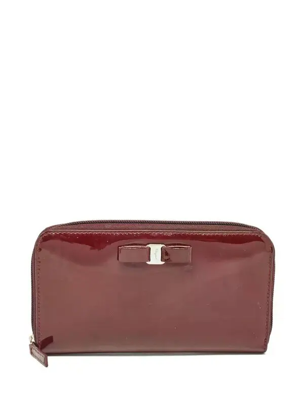 FERRAGAMO Vara Bow Patent Wallet - Red