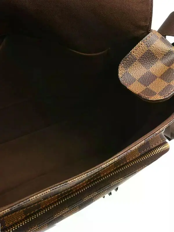 LOUIS VUITTON 2006 Melville Messenger Bag