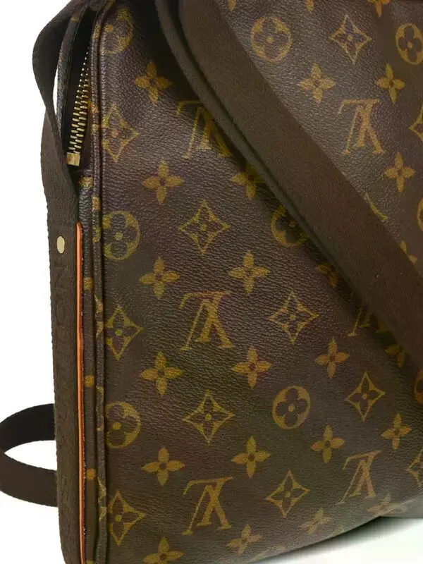 LOUIS VUITTON 2010 Trotteur Beaubourg Shoulder Bag