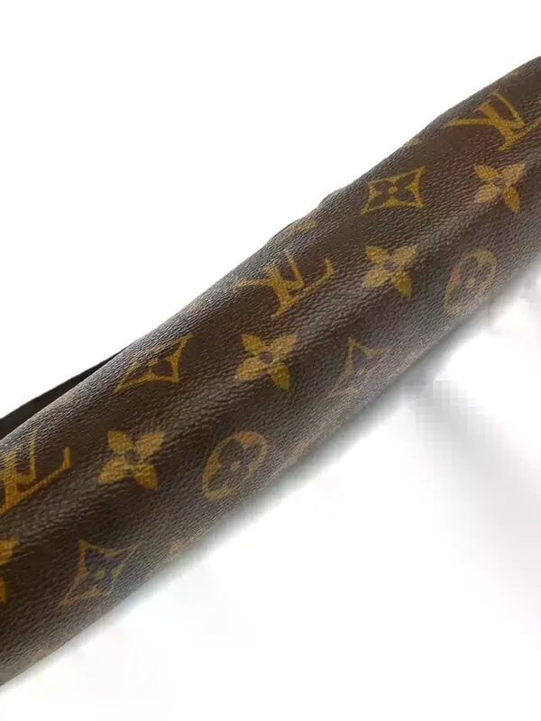LOUIS VUITTON 2010 Trotteur Beaubourg Shoulder Bag