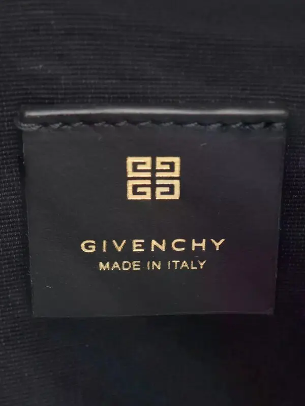 Givenchy 2020s Leather Shoulder Bag