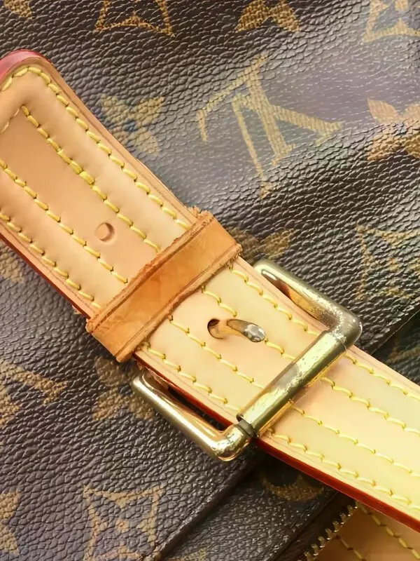 LOUIS VUITTON Multipli-cite Handbag