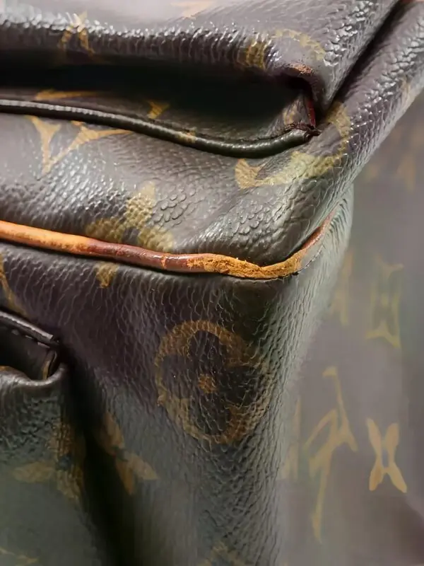 LOUIS VUITTON Multipli-cite Handbag