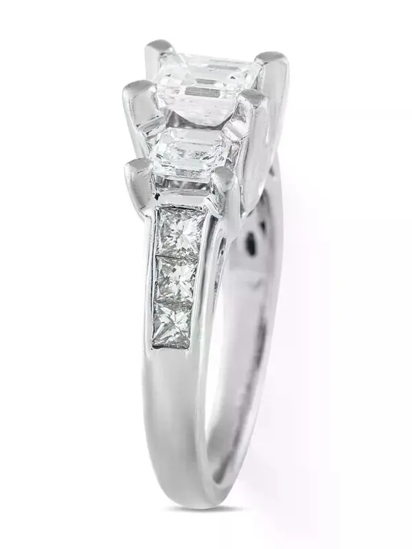 LB EXCLUSIVE Platinum Diamond Ring