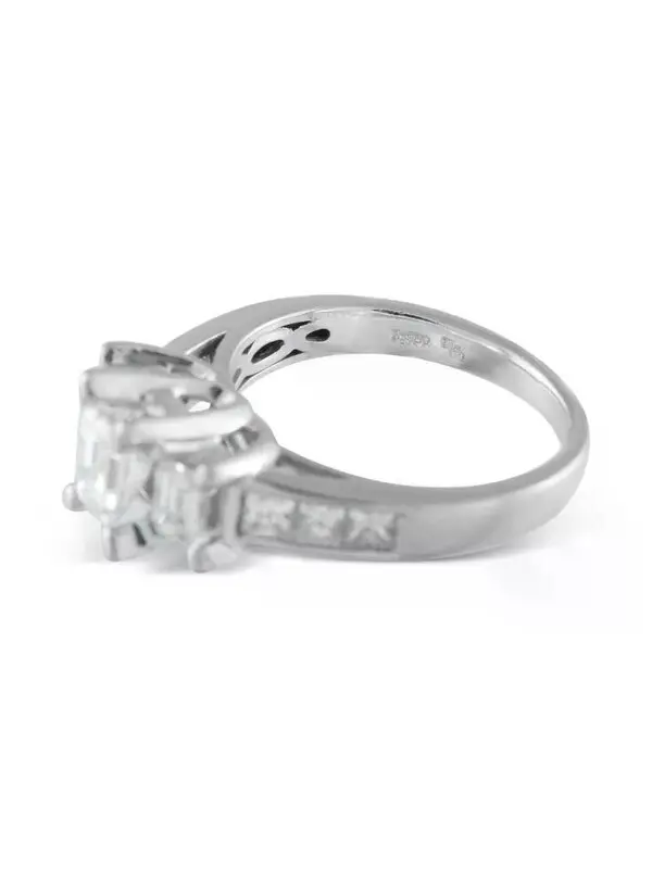 LB EXCLUSIVE Platinum Diamond Ring