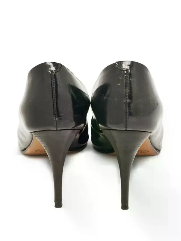 Chloé Round-toe Leather Pumps