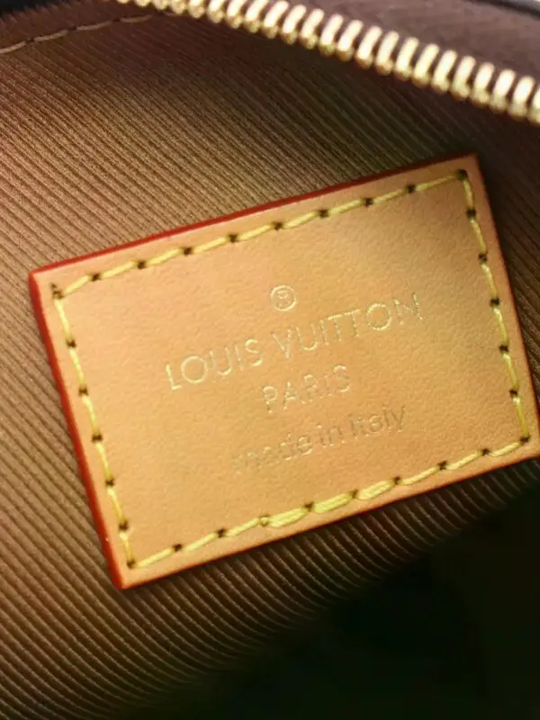LOUIS VUITTON 2021 Utility Shoulder Bag