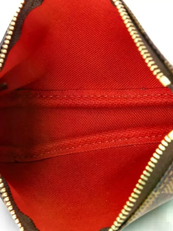 LOUIS VUITTON Pochette Accessoires Damier Clutch