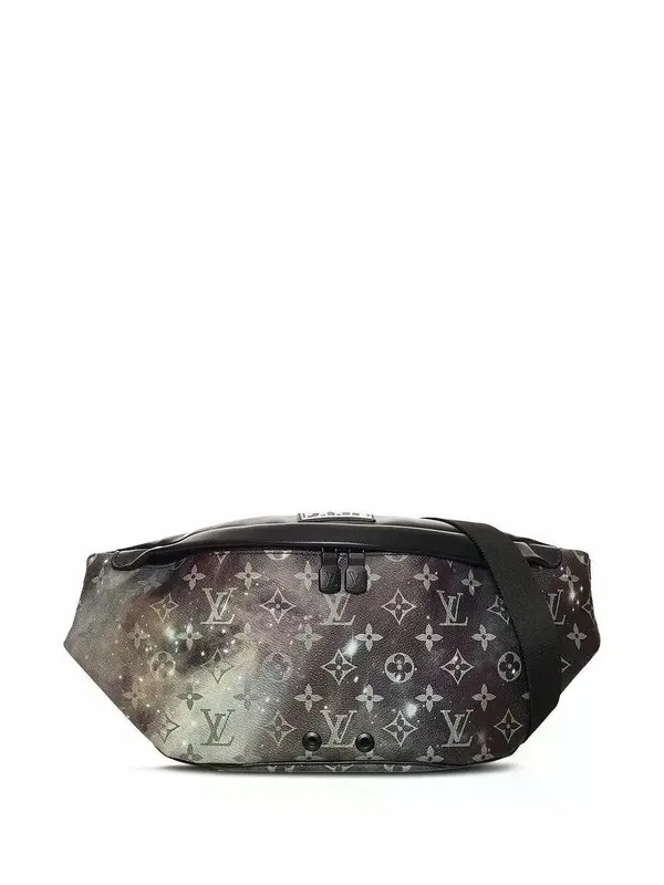 LOUIS VUITTON Monogram Galaxy Discovery Belt Bag - Black