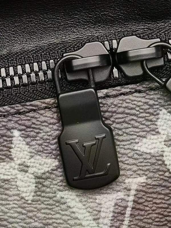 LOUIS VUITTON Monogram Galaxy Discovery Belt Bag - Black