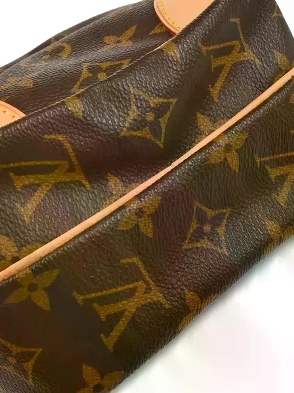 LOUIS VUITTON 2010 Amazon Crossbody Bag - Brown