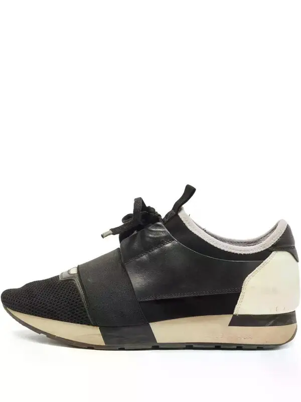Balenciaga Low Top Lace Up Sneakers With Mesh Panelling - Black