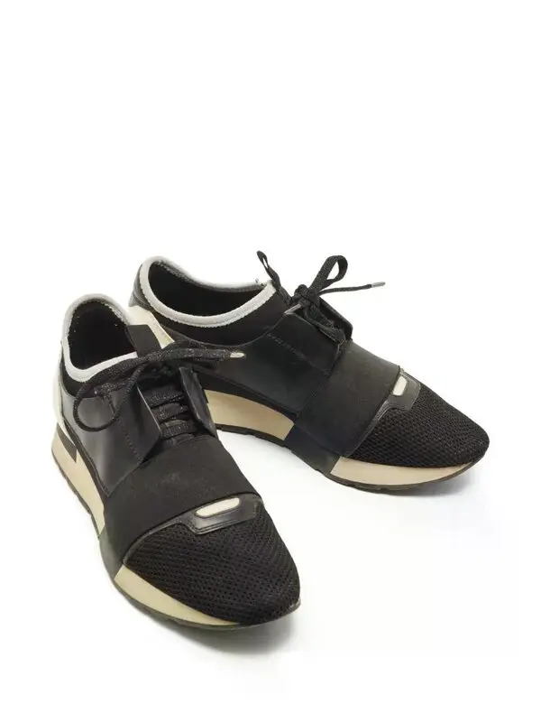 Balenciaga Low Top Lace Up Sneakers With Mesh Panelling - Black