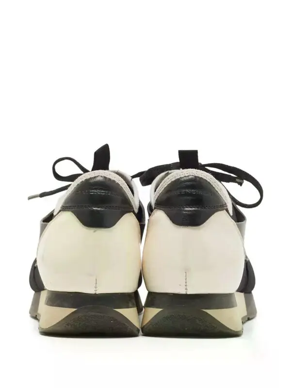 Balenciaga Low Top Lace Up Sneakers With Mesh Panelling - Black