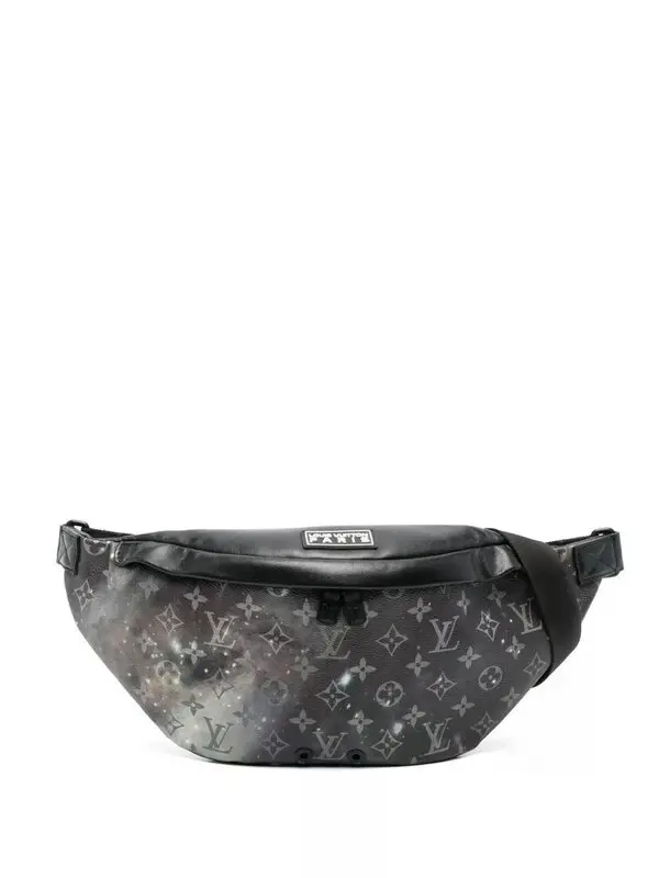 LOUIS VUITTON Discovery Pm Belt Bag - Brown