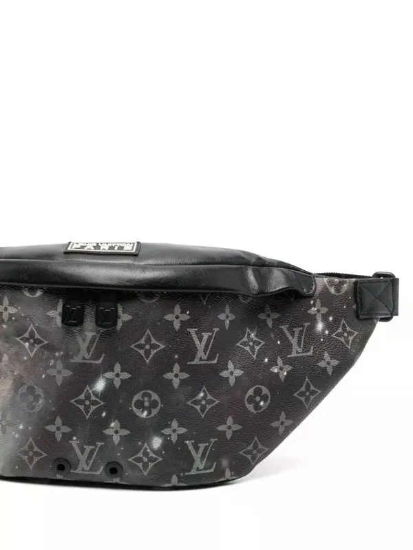 LOUIS VUITTON Discovery Pm Belt Bag - Brown