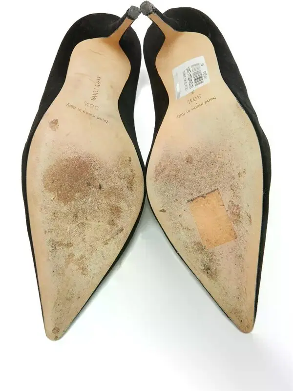 Manolo Blahnik 100mm Velvet Pointed-toe Pumps - Black