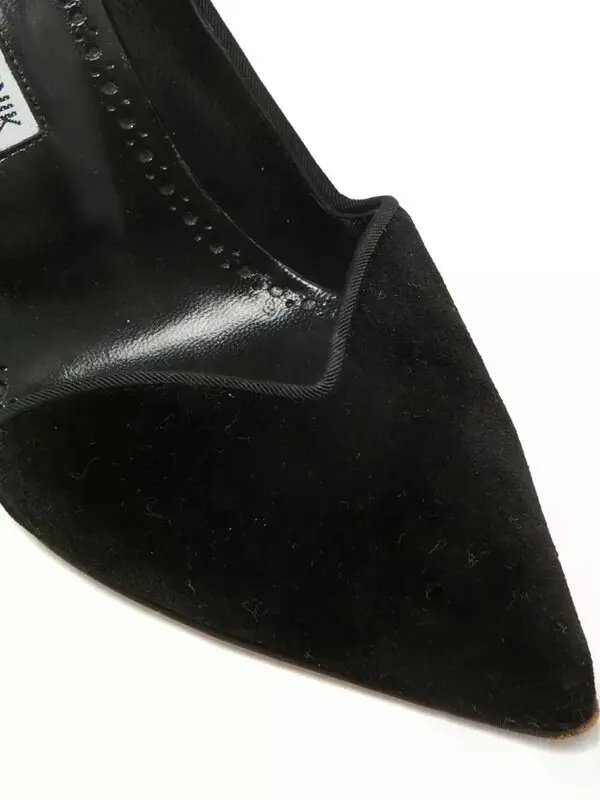 Manolo Blahnik 100mm Velvet Pointed-toe Pumps - Black