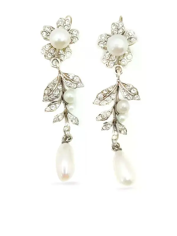 JENNIFER GIBSON JEWELLERY 1980s Edwardian-inspired Floral Earrings - Silver