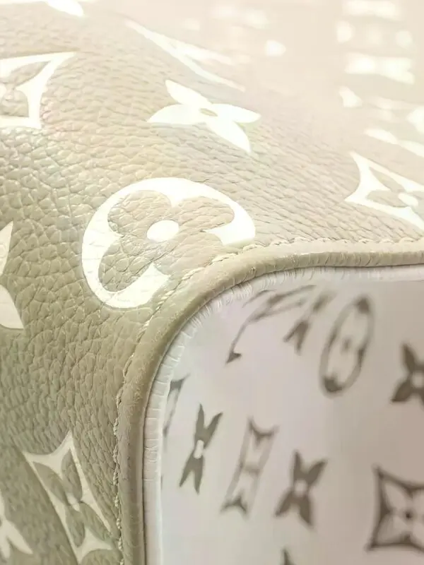 LOUIS VUITTON 2010s Onthego Mm Monogram Leather Tote Bag