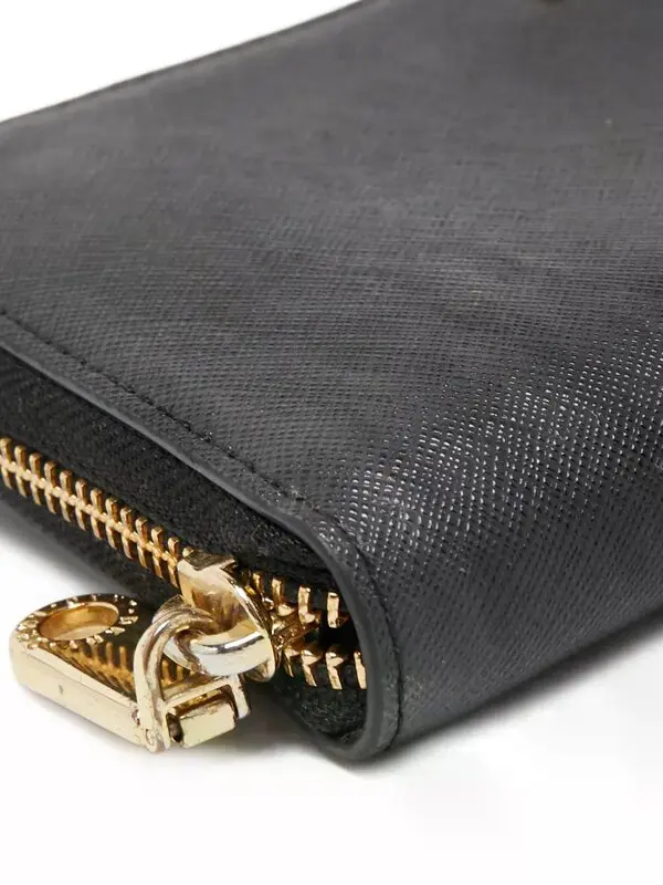Dkny Pre-owned Zip-around Leather Wallet
