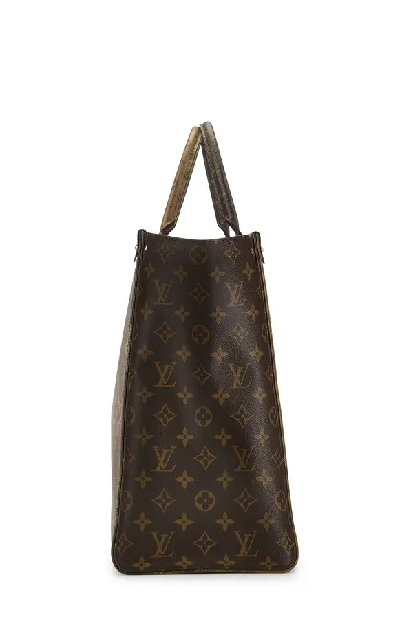 LOUIS VUITTON Giant Monogram Reversed On The Go - Brown