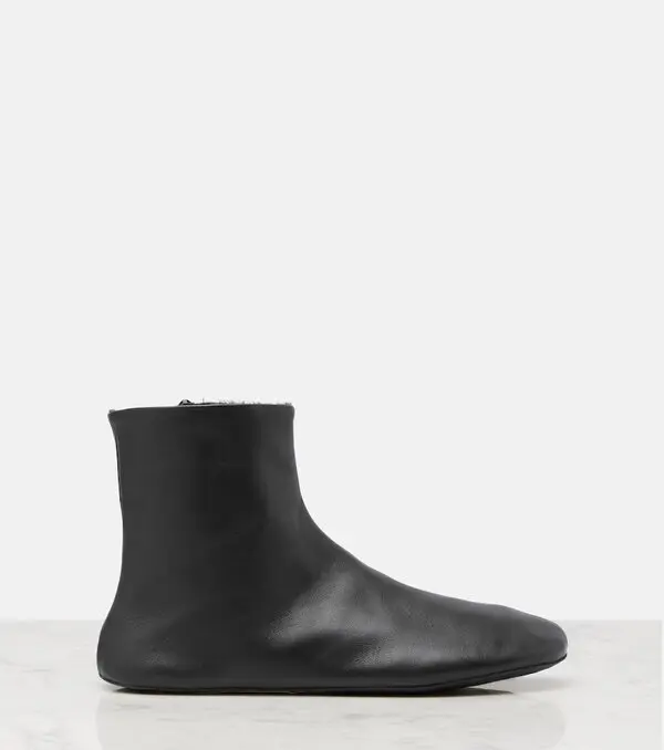 THE ROW Stella Shearling-lined Leather Ankle Boots - Black