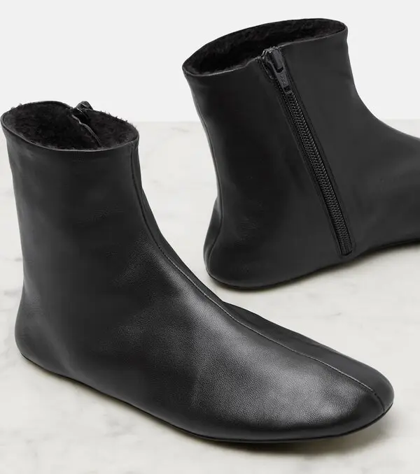 THE ROW Stella Shearling-lined Leather Ankle Boots - Black