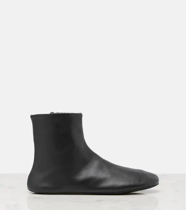 THE ROW Stella Shearling-lined Leather Ankle Boots - Black