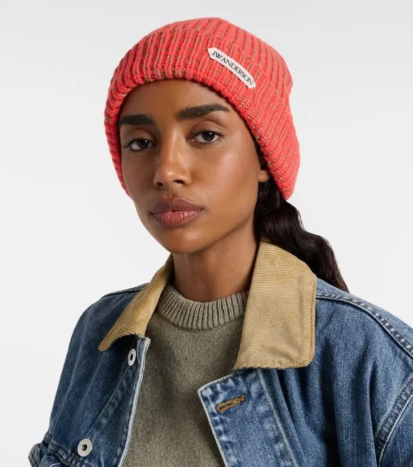 JW Anderson Ribbed-knit Beanie