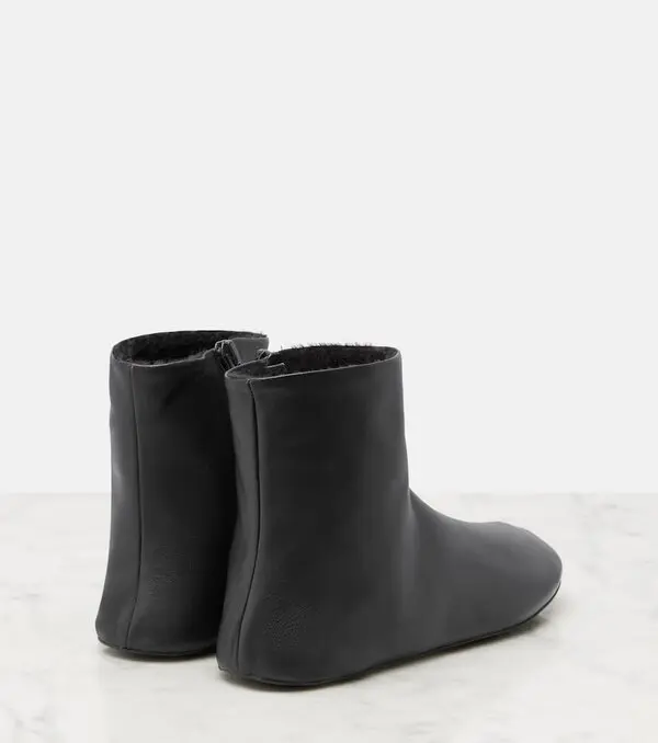 THE ROW Stella Shearling-lined Leather Ankle Boots - Black