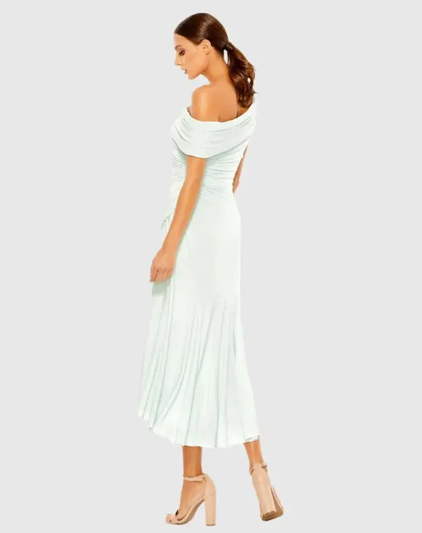 Mac Duggal Ruched Off-the-shoulder Midi Dress - Green