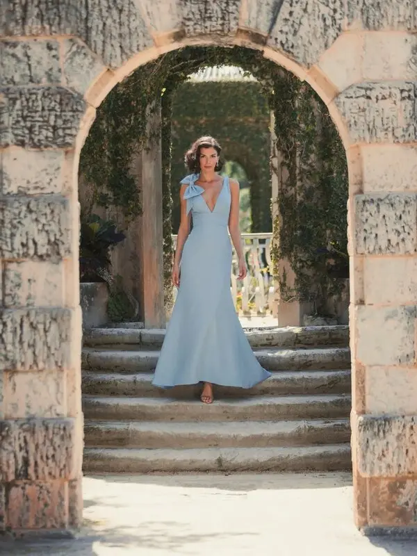 Mac Duggal Sleeveless V-neck Bow Detail Mermaid Gown - Blue