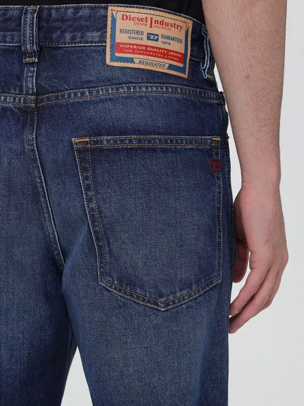 DIESEL® D-macs Mid-rise Straight Leg Jeans - Blue