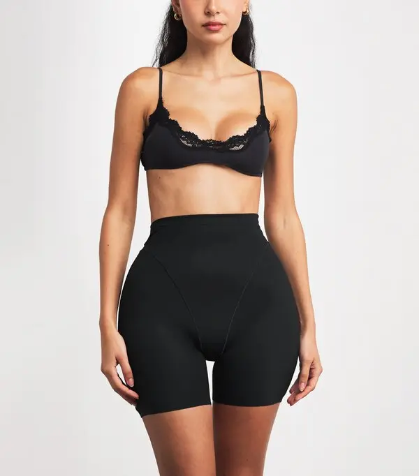 SKIMS Padded Butt And Hip Enhancing Shorts - Black