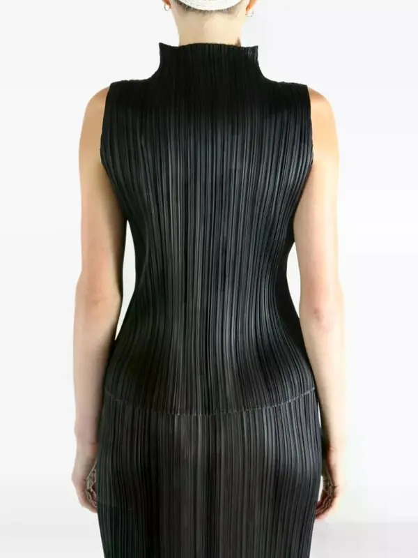 Issey Miyake Pleated High-neck Top - Black