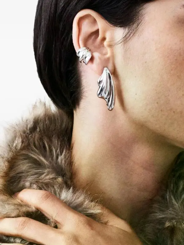 OTIUMBERG Metallic Wave Ear Cuff