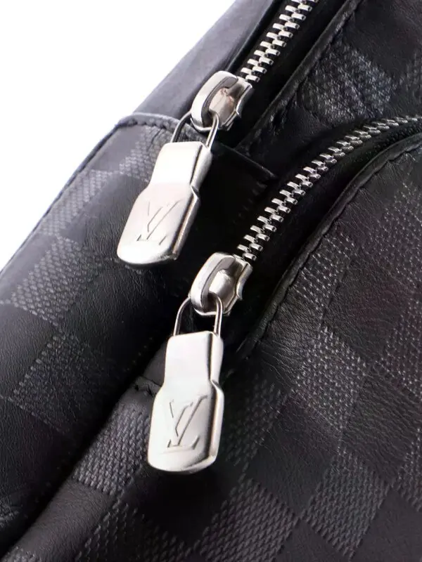 LOUIS VUITTON Avenue Sling Bag Damier Graphite