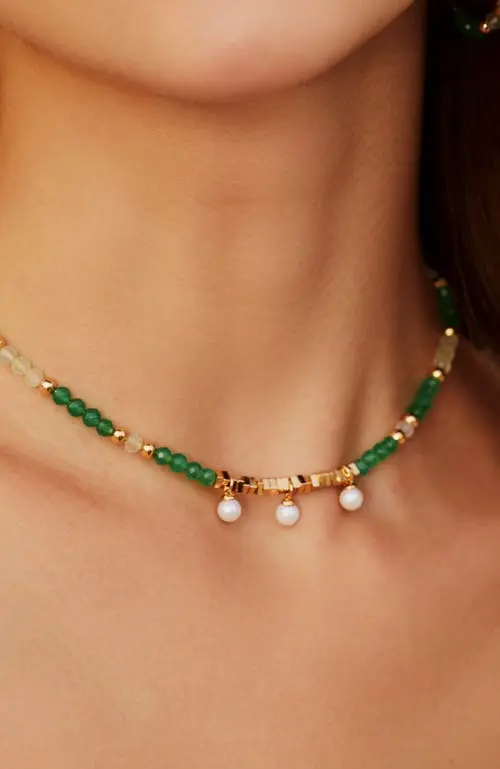 RETRO CHIC Poseidon Beaded Necklace - Green & White & Gold
